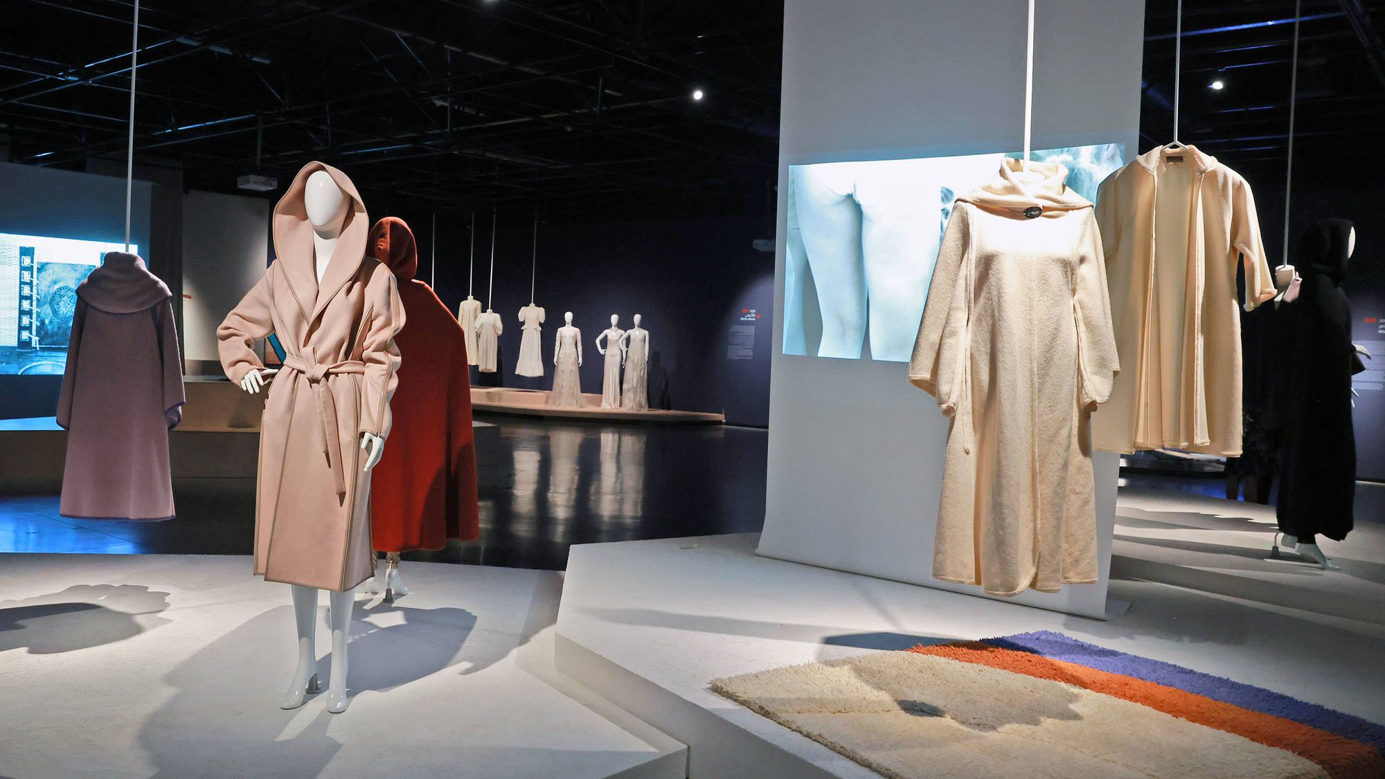 Virtual tour of the exhibition "Maskit 10/30/70" - Eretz Israel Museum